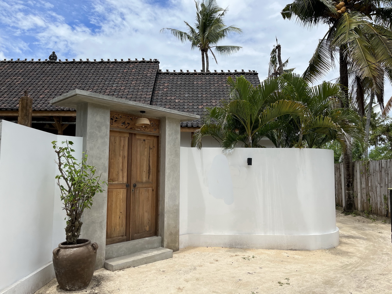 V126 Near New 2 bedroom villa in Jungut Batu – Nusa Lembongan Property